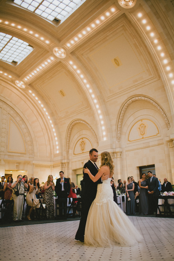 A Classic Gray and Blush Seattle Wedding | Glamour & Grace